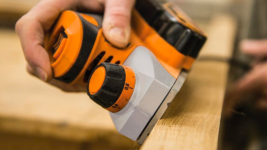 Test complet et avis du rabot de paume compact TCMPL Triton | Briconews