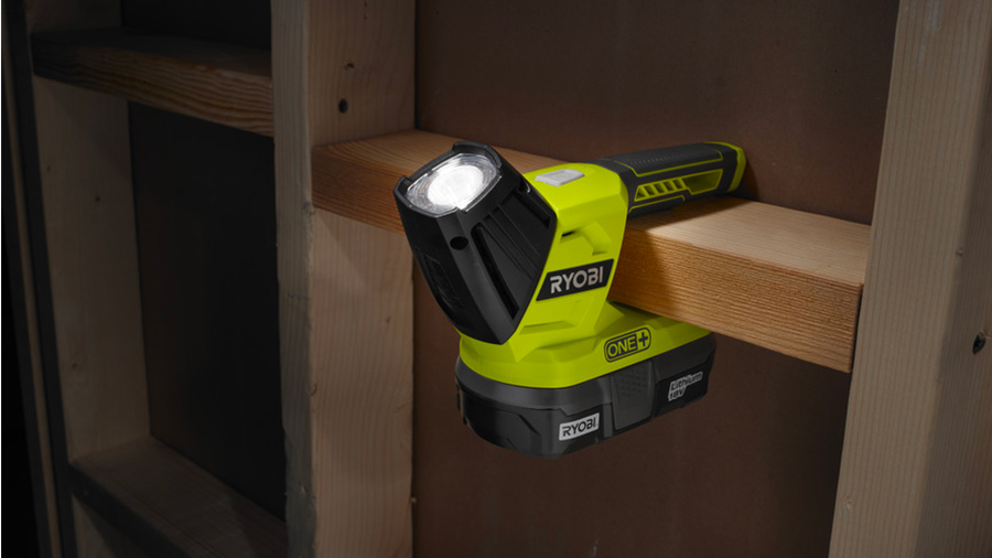 Test et avis de la gamme d'éclairage LED RYOBI ONE+ | Briconews